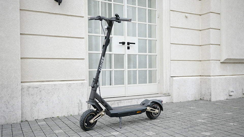 Do Electric Scooters Work in the Winter? Winter Riding Tips & NAVEE ST3 ...